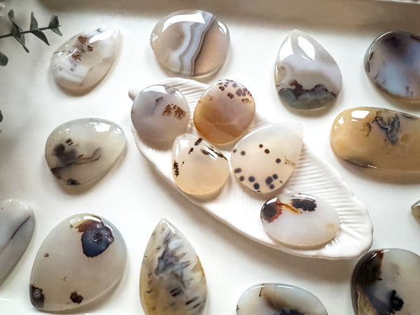 Dendritic Agate Shapes - Angelic Roots