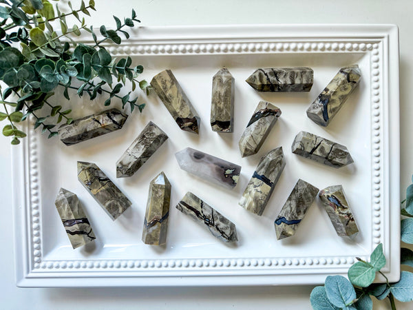 Fluorescent Volcanic Agate Point || UV Reactive - Angelic Roots